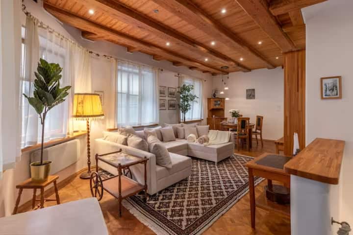 Vintage Old Town Apartment - Riga