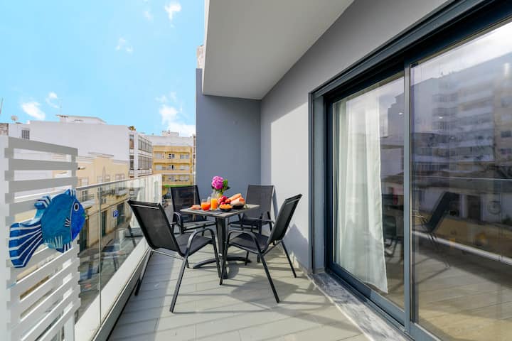 Casa Girassol With Rooftop Swimming Pool - Olhão