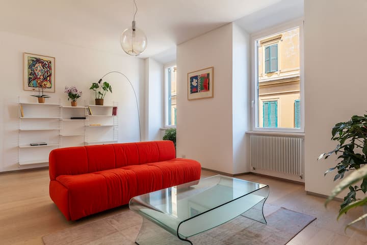 A Due Passi Dal Colosseo - Rome