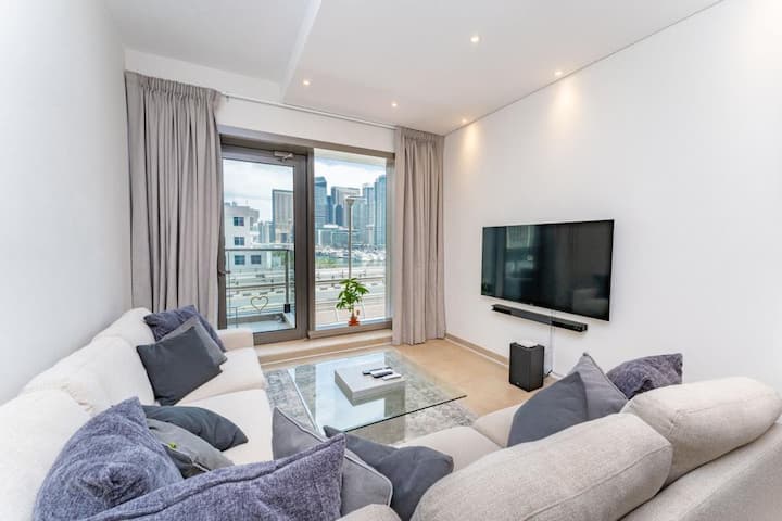 Independent Apt On Marina With  Beach Access - Dubai