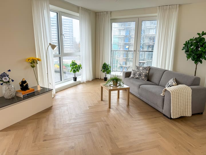 Comfortable 2br City Apt. With Balcony + Parking - The Hague
