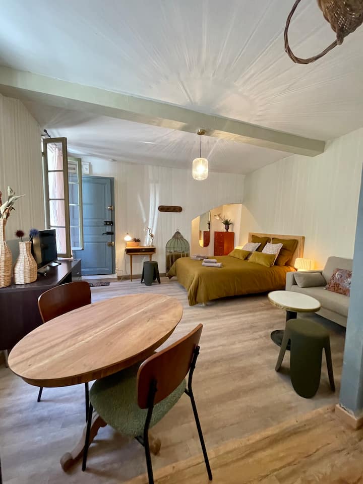 Charmant Studio Arlésien, 1 Min Des Arènes - Arles