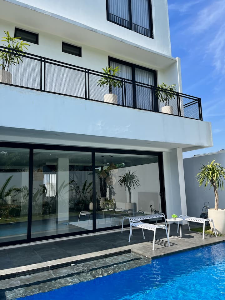 T_housemagnolia (Heated Pool Villa Setiabudi Bdg) - Bandung