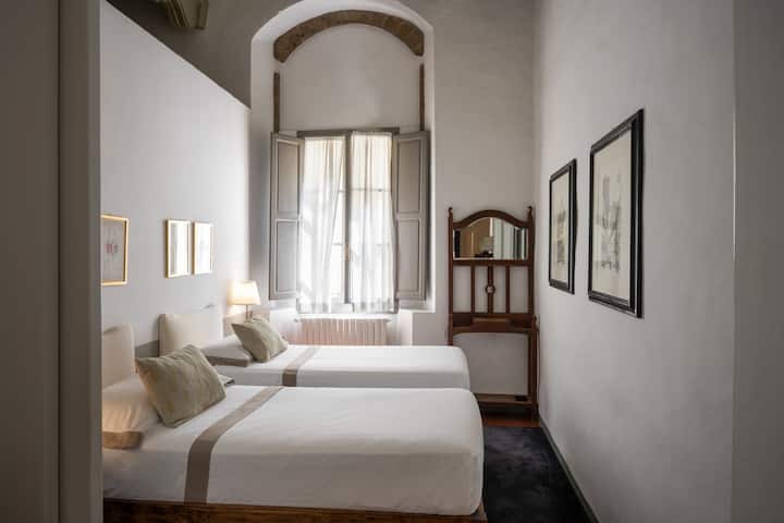 Numa | 2 Bedroom Apartment W/ Terrace & Sofa Bed - Florence