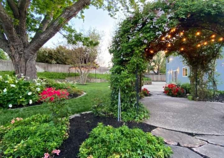 Private Cozy Roseville Gateway With Garden - Roseville, CA