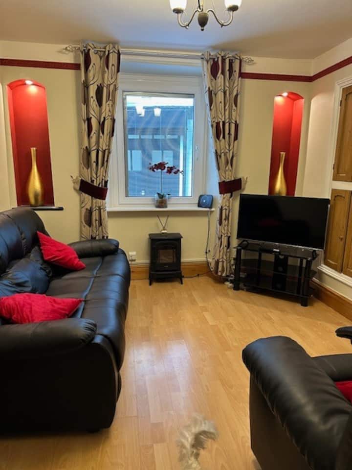 Cosy Cottage, Enclosed Courtyard. Great Location - Windermere