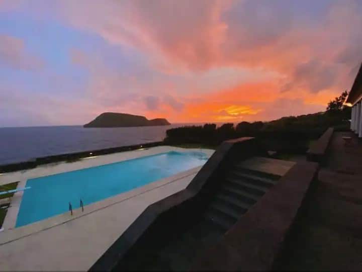 Terceira Oceanfront Compound Sleeps Up To 28 - Açores