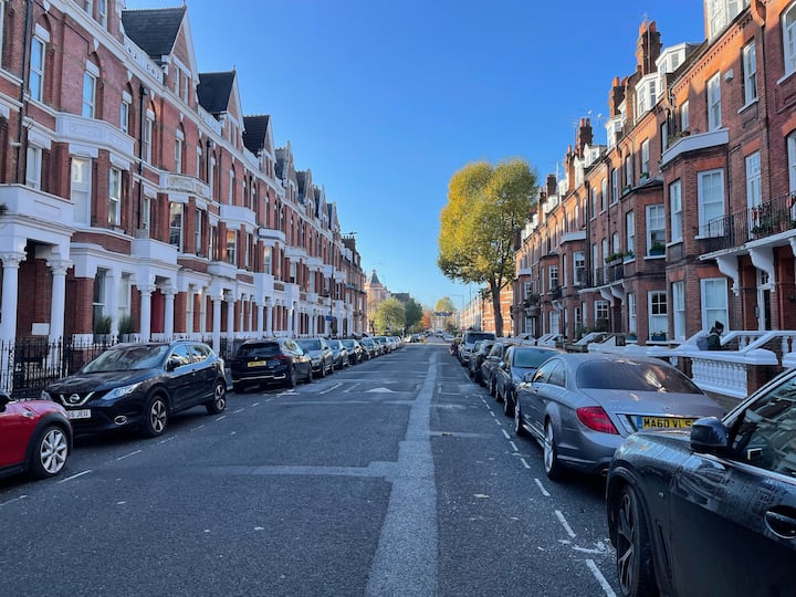 Convenient West Kensington 1 Bedroom Flat - Twickenham