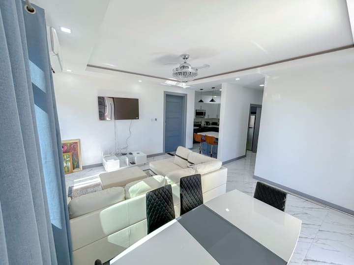 Excellence At Lawrence Palms Apartment - Kingston