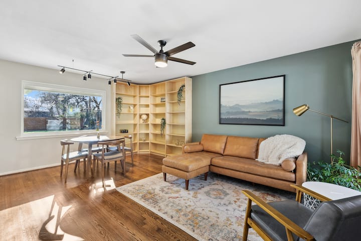 Central Mid-century Retreat - Fort Worth, TX