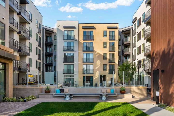 Designer 2br/2ba By World Class® W/ Pool, Gym - Costa Mesa, CA