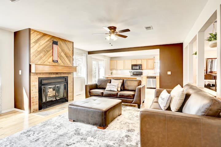Spacious Private Retreat Near Cherry Creek Park! - Aurora, CO