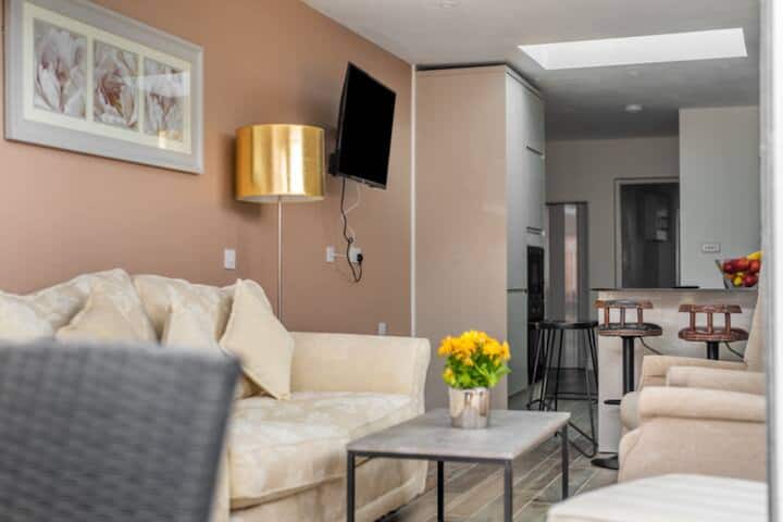 The Fijian Lady's Home - Hounslow