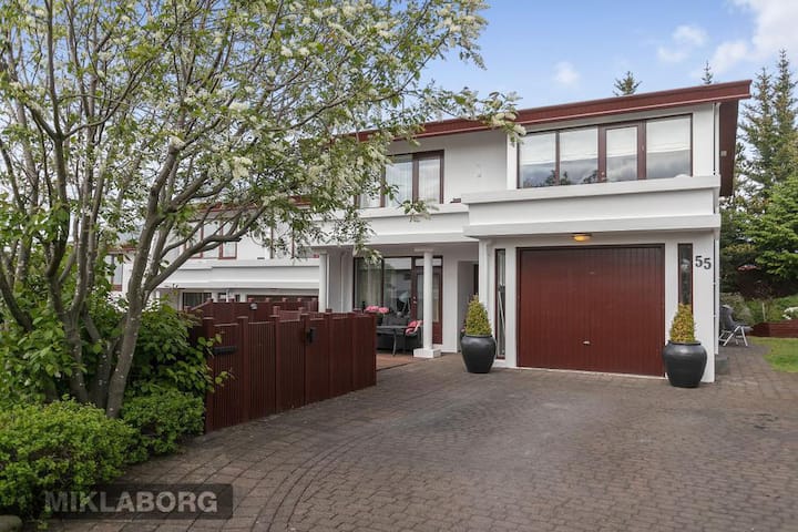 Beautiful Home In Reykjavik - Iceland