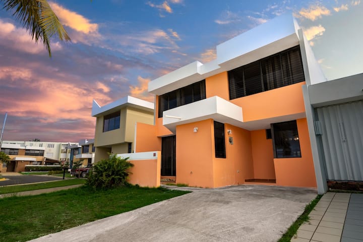 Walk To Beach, Community Pool, 24 Hr Security - Luquillo
