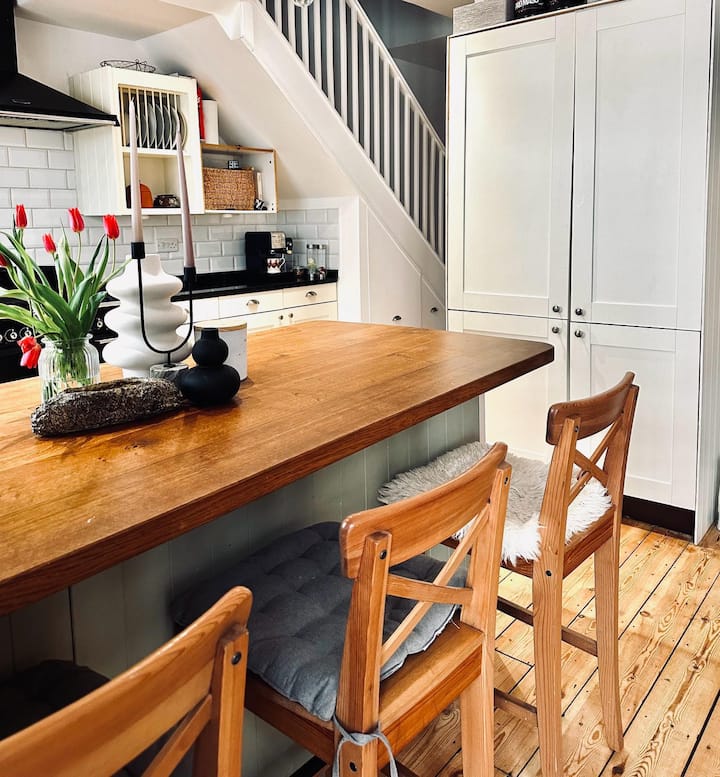 Single Room In A Family Home - Exeter
