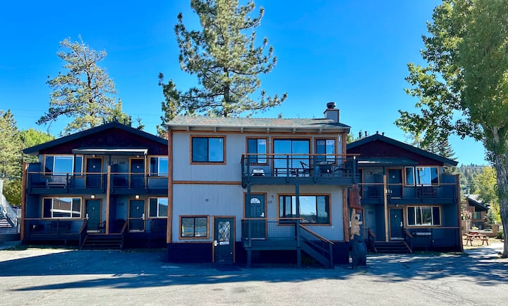 Lakefront View | Two Queens With Kitchenette - カリフォルニア州