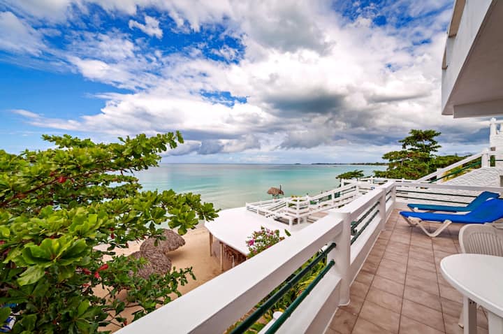 Beach House Condos - Beachfront Penthouse - Negril