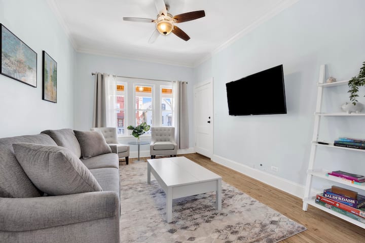 Chic & Spacious Logan Square Gem - Andersonville - Chicago