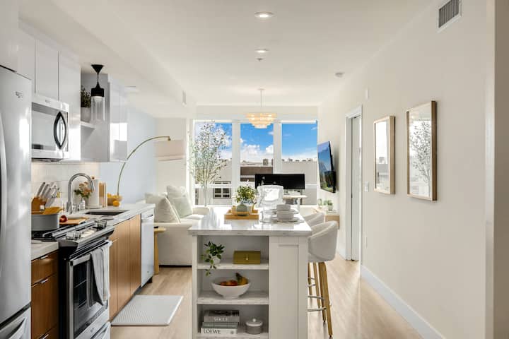 Celine | Upscale Luxury Elite Haven - Costa Mesa, CA