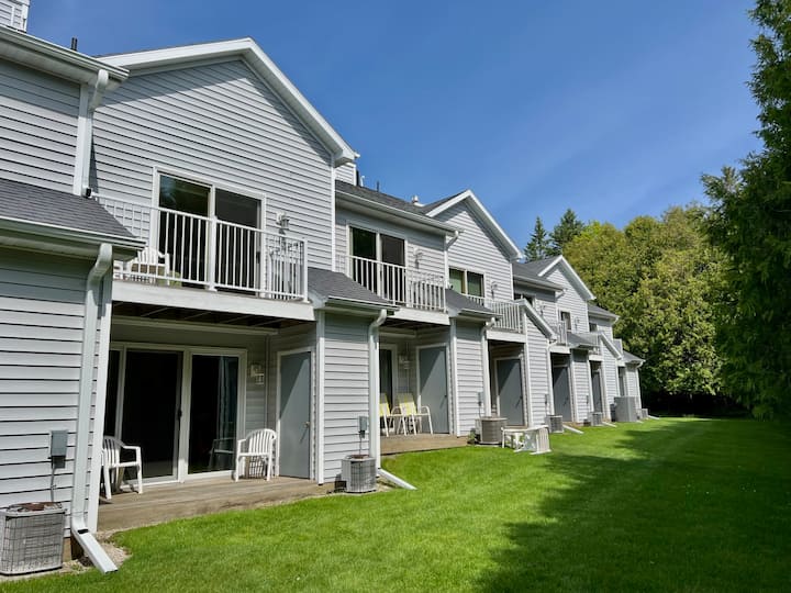 Hilltop Retreat In Fish Creek, Door County - Egg Harbor, WI
