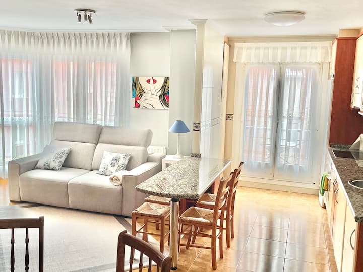 Casa Lur. Wifi Y Parking Privado Incluido. - Gijón