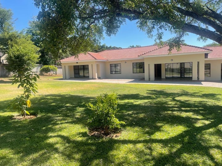 Mangochi On Emerald - Zimbabwe