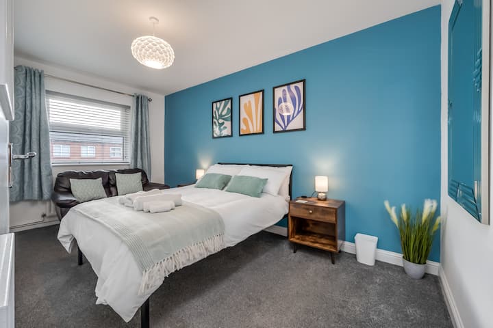 Staybynumbers City Centre + Allocated Parking. - Belfast