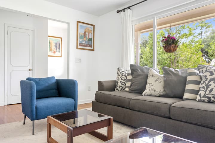 Renovated Stylish Split-level - Charleston, SC