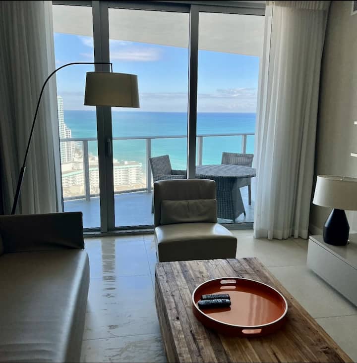 Hermosa Vista En Lyfe Beach Resort & Residences - Hallandale Beach, FL