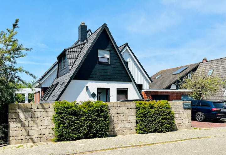 Charmantes Nurdachhaus, Nah Am Strand-ideal Für 4 - Spiekeroog