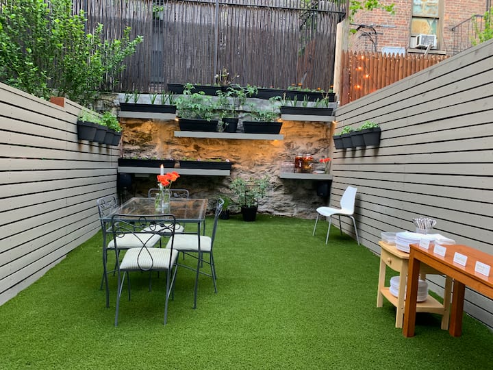 Private Home In Manhattan Steps Away From Subway - New York City