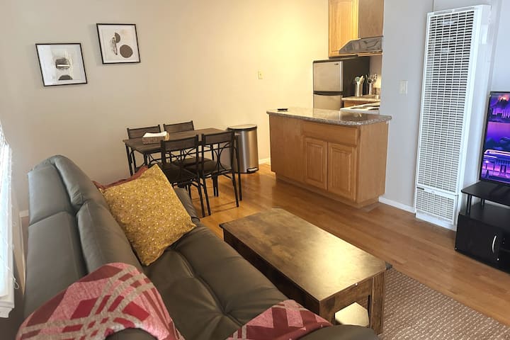 San Fran At Filbert With Parking - San Francisco, CA