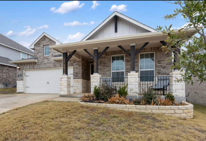Cozy Furnished Stay – Near Fun, Feels Like Home - Georgetown, TX
