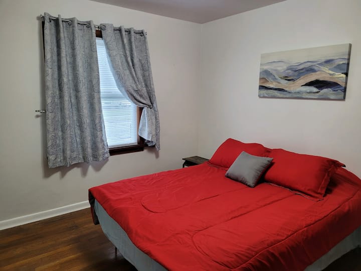 Small Cozy Newly Remodeled Home(travel Nurses)! - Erie, PA