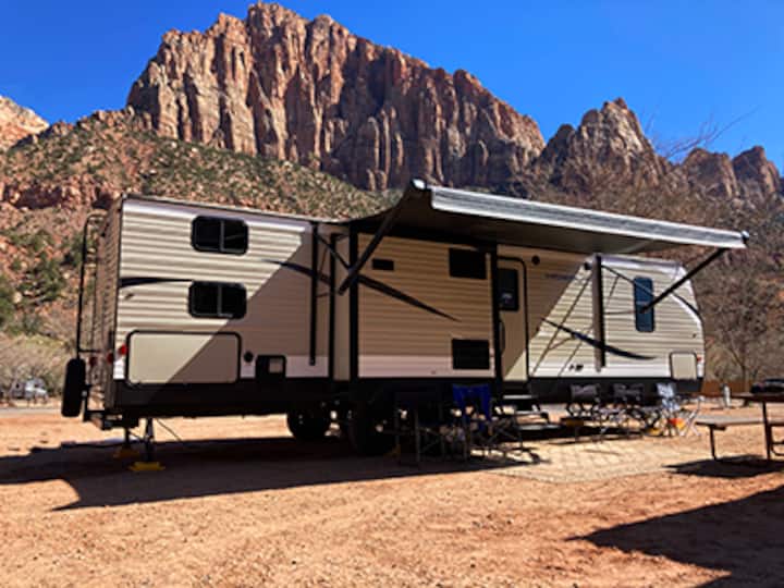 Zion Trailer Rentals Papa Bear - Springdale, UT