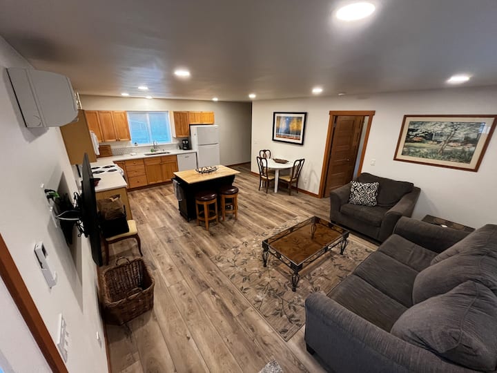 Adorable Apartment - Bremerton, WA