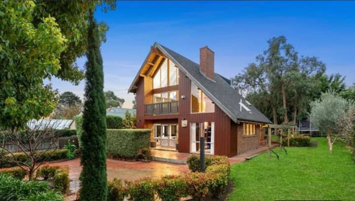 The Chalet With Bay Views - Frankston
