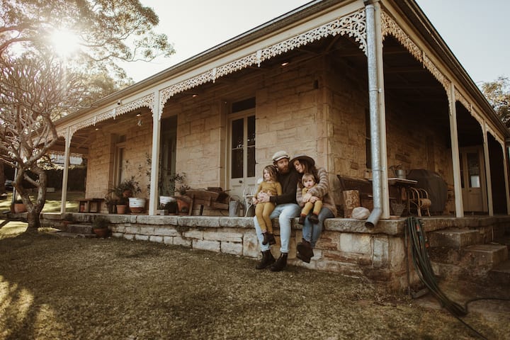 Bundeena's Most Iconic Stay-simpson Cottage - Bundeena