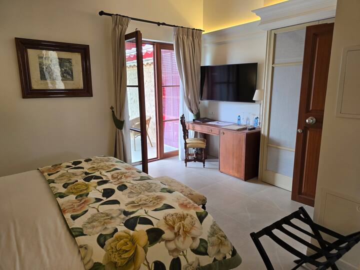 Doble Deluxe Con Jacuzzi En Terraza - Petra