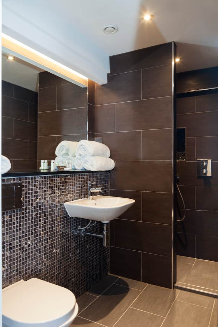Super Luxe Studio Apartment 29 (Sleeps 4) - Liverpool