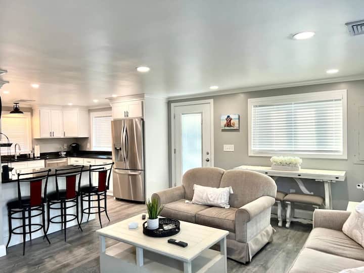 Sunset Shores Oasis - Narragansett, RI