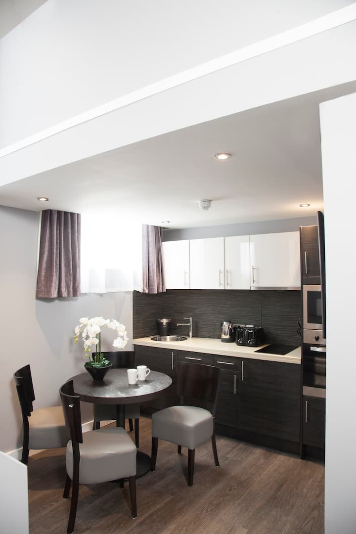 Mezzanine Studio Apartment 15 (Sleeps 4) - Liverpool
