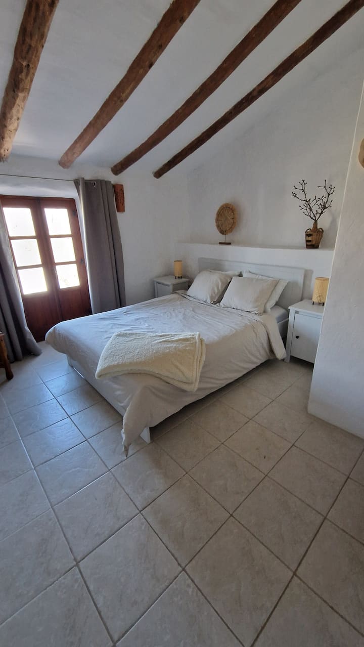 Casa De La Familia - Familyroom - Baza