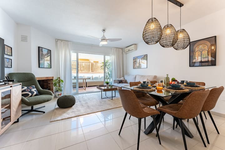 Stylish Seaview Townhouse: 3br, Pool, 4 Terraces - Benalmádena