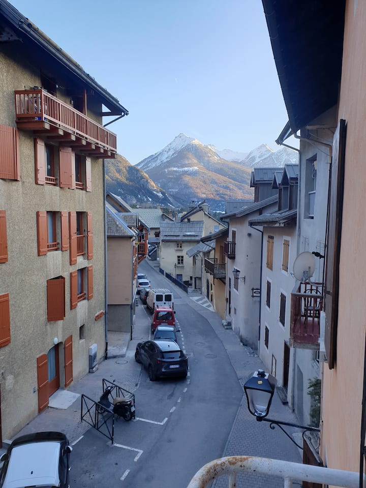 Cosy Apartment In Ancient Fortified Old Town - Briançon