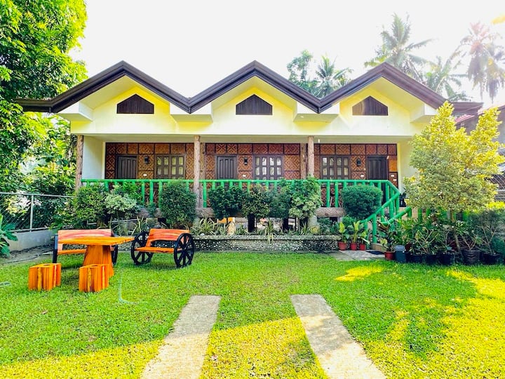 Melie's Riverside Cabin-2 - Loay