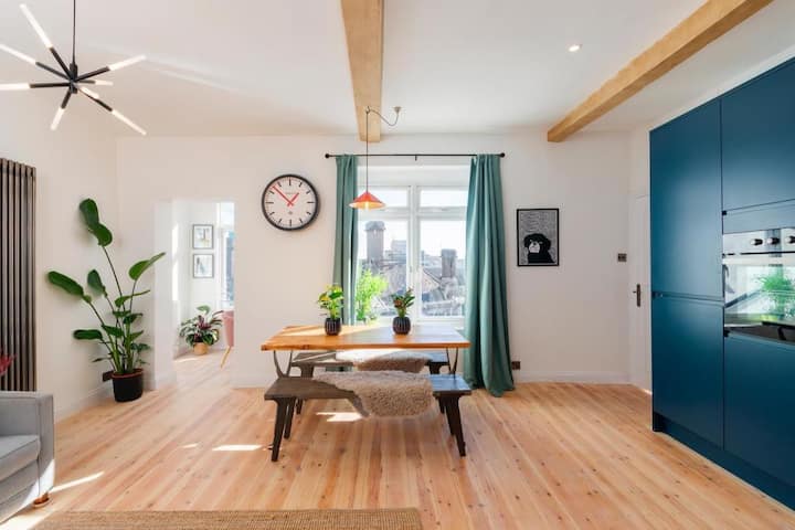 Bright Central Loft Apartment - Bristol