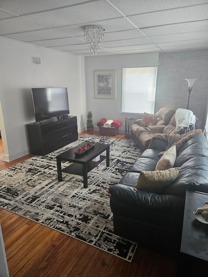 House 1 Minute From O'hare Airport - Des Plaines, IL