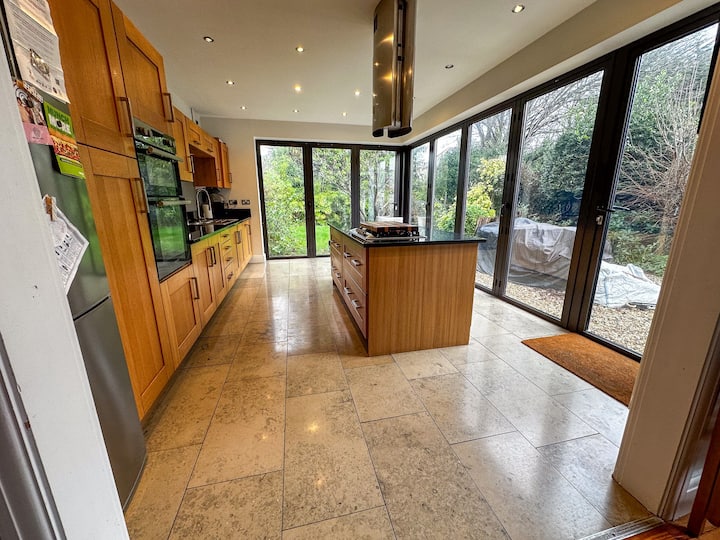 5 Bed Semi-detached Family Home. - Cardiff